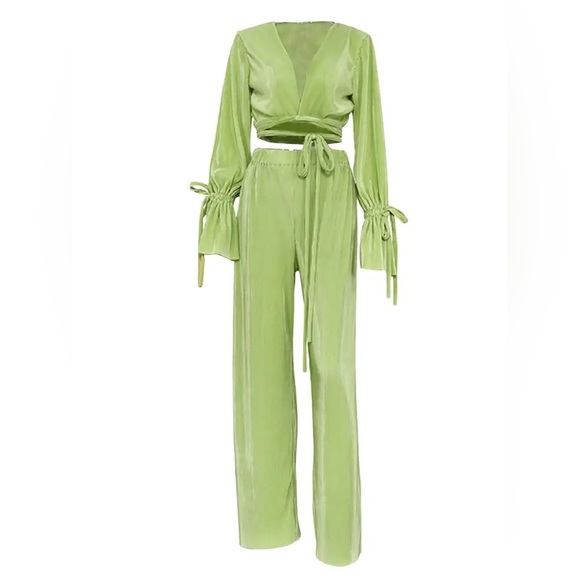 Other | Green Pleated Set | Poshmark